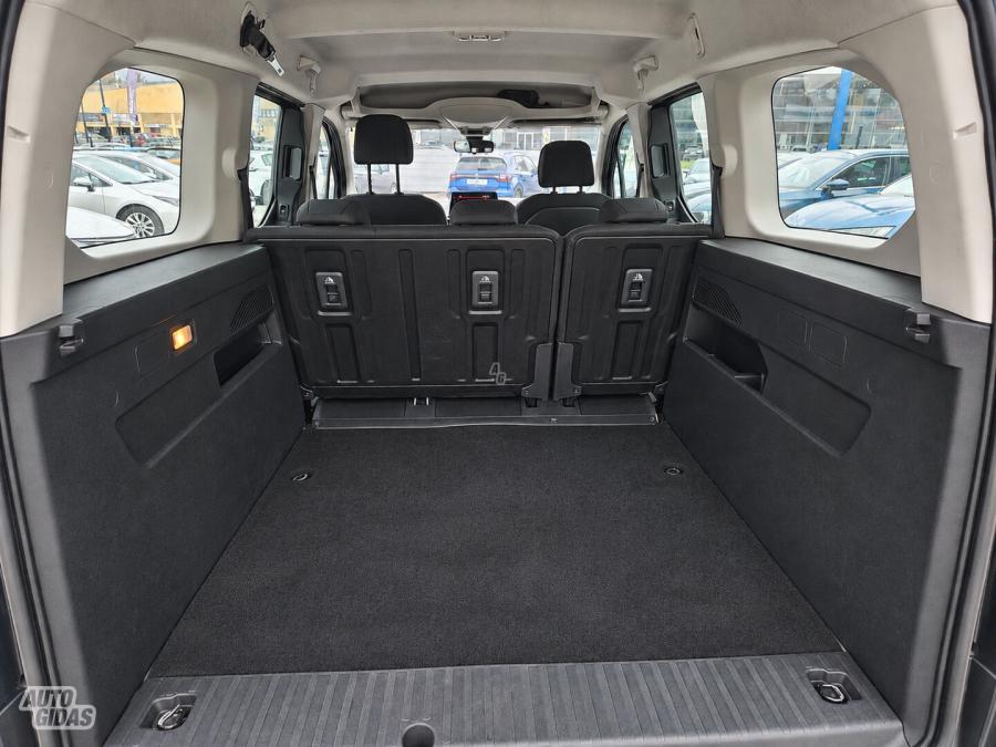 Melns Citroen Berlingo 2021 Viļņa, ar dzinēja tilpumu 1.20 L un nobraukumu 126 tūkst. km par 10550 €, foto 21 vietnē AUTOMOTO.COM.LV