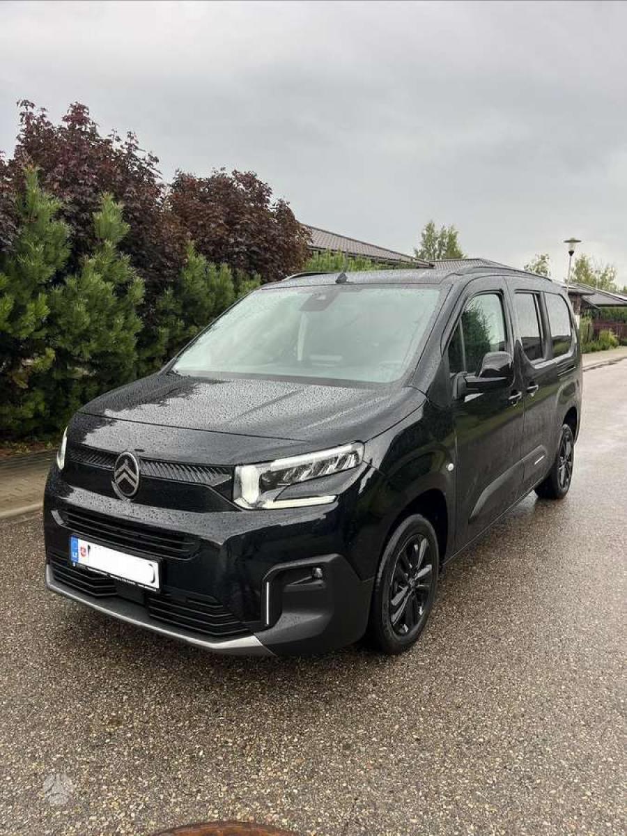 Melns Citroen Berlingo 2024 Kauņa, ar dzinēja tilpumu 1.50 L un nobraukumu 50 tūkst. km par 24490 €, foto 1 vietnē AUTOMOTO.COM.LV