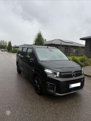 Melns Citroen Berlingo 2024 Kauņa, ar dzinēja tilpumu 1.50 L un nobraukumu 50 tūkst. km par 24490 €, foto 3 vietnē AUTOMOTO.COM.LV