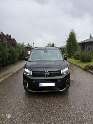 Melns Citroen Berlingo 2024 Kauņa, ar dzinēja tilpumu 1.50 L un nobraukumu 50 tūkst. km par 24490 €, foto 4 vietnē AUTOMOTO.COM.LV