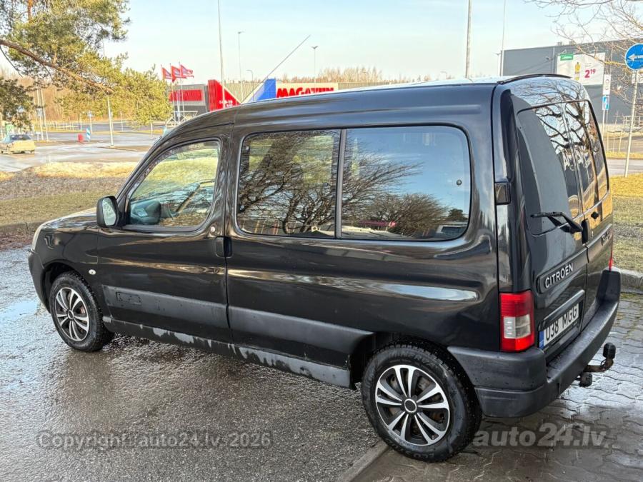 Black Citroen Berlingo 2006 in Rapla, with an engine capacity of 1.60 L and mileage of 333 thousand km for 1150 €, photo 3 on AUTOMOTO.COM.LV