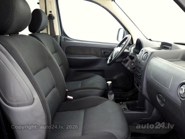 Melns Citroen Berlingo 2007 Tallina, ar dzinēja tilpumu 1.60 L un nobraukumu 222 tūkst. km par 1099 €, foto 6 vietnē AUTOMOTO.COM.LV