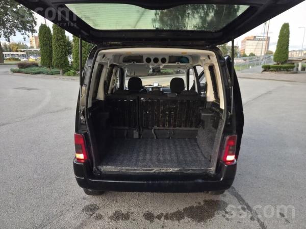 Black Citroen Berlingo 2008 in Riga, with an engine capacity of 1.50 L and mileage of 180 thousand km for 900 €, photo 9 on AUTOMOTO.COM.LV