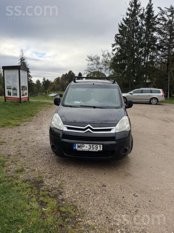 Citroen Berlingo 2009 Kuldīga vietnē Melns Citroen Berlingo 2009 Kuldīga, ar dzinēja tilpumu 1.60 L un nobraukumu 500 tūkst. km par 850 €, foto 3 vietnē AUTOMOTO.COM.LV