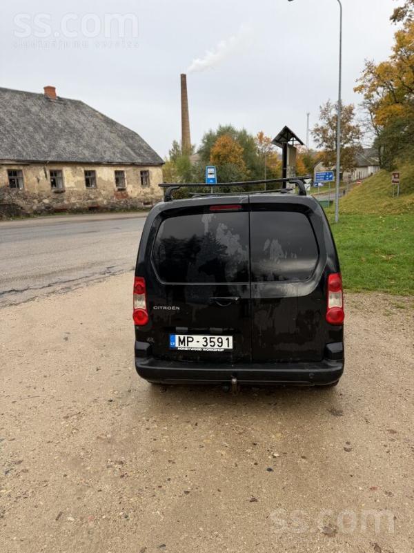 Citroen Berlingo 2009 Kuldīga vietnē Melns Citroen Berlingo 2009 Kuldīga, ar dzinēja tilpumu 1.60 L un nobraukumu 500 tūkst. km par 850 €, foto 6 vietnē AUTOMOTO.COM.LV