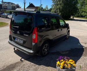 Melns Citroen Berlingo 2010 Jūrmala, ar dzinēja tilpumu 1.60 L un nobraukumu 345 tūkst. km par 4000 €, foto 7 vietnē AUTOMOTO.COM.LV