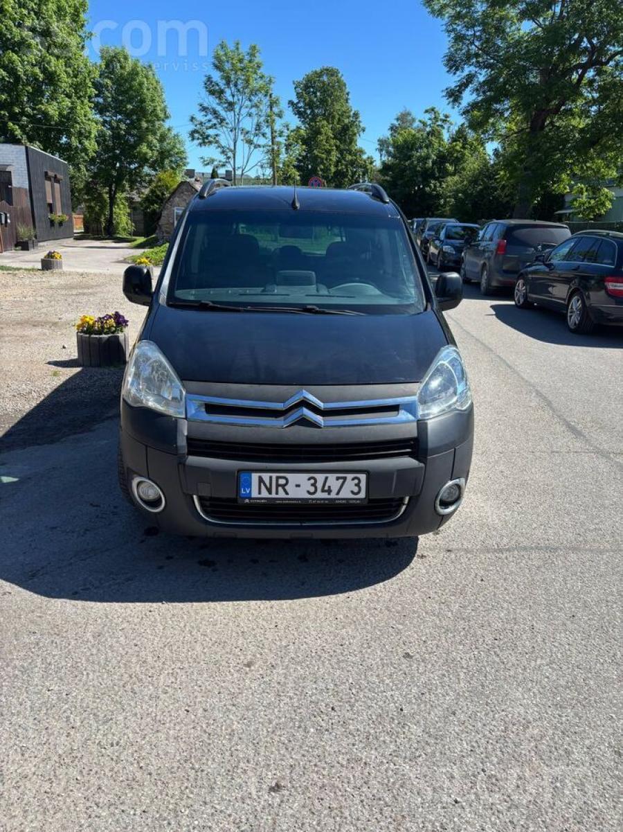 Melns Citroen Berlingo 2010 Jūrmala, ar dzinēja tilpumu 1.60 L un nobraukumu 345 tūkst. km par 4000 €, foto 8 vietnē AUTOMOTO.COM.LV