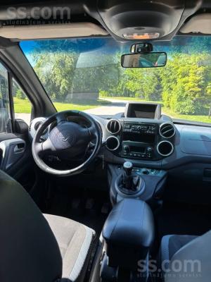 Melns Citroen Berlingo 2010 Jūrmala, ar dzinēja tilpumu 1.60 L un nobraukumu 345 tūkst. km par 4000 €, foto 10 vietnē AUTOMOTO.COM.LV
