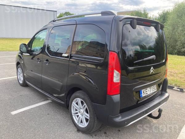 Melns Citroen Berlingo 2010 Bauska, ar dzinēja tilpumu 1.60 L un nobraukumu 370 tūkst. km par 3500 €, foto 3 vietnē AUTOMOTO.COM.LV