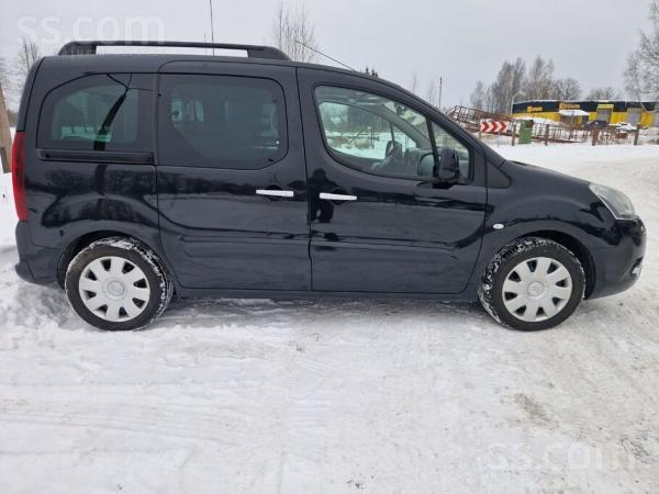 Melns Citroen Berlingo 2014 Ogre, ar dzinēja tilpumu 1.60 L un nobraukumu 233 tūkst. km par 5870 €, foto 7 vietnē AUTOMOTO.COM.LV