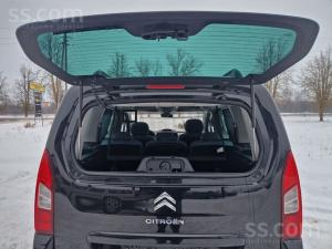 Melns Citroen Berlingo 2014 Ogre, ar dzinēja tilpumu 1.60 L un nobraukumu 233 tūkst. km par 5870 €, foto 14 vietnē AUTOMOTO.COM.LV