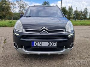 Black Citroen Berlingo 2014 in Ogre, with an engine capacity of 1.60 L and mileage of 234 thousand km for 5870 €, photo 4 on AUTOMOTO.COM.LV