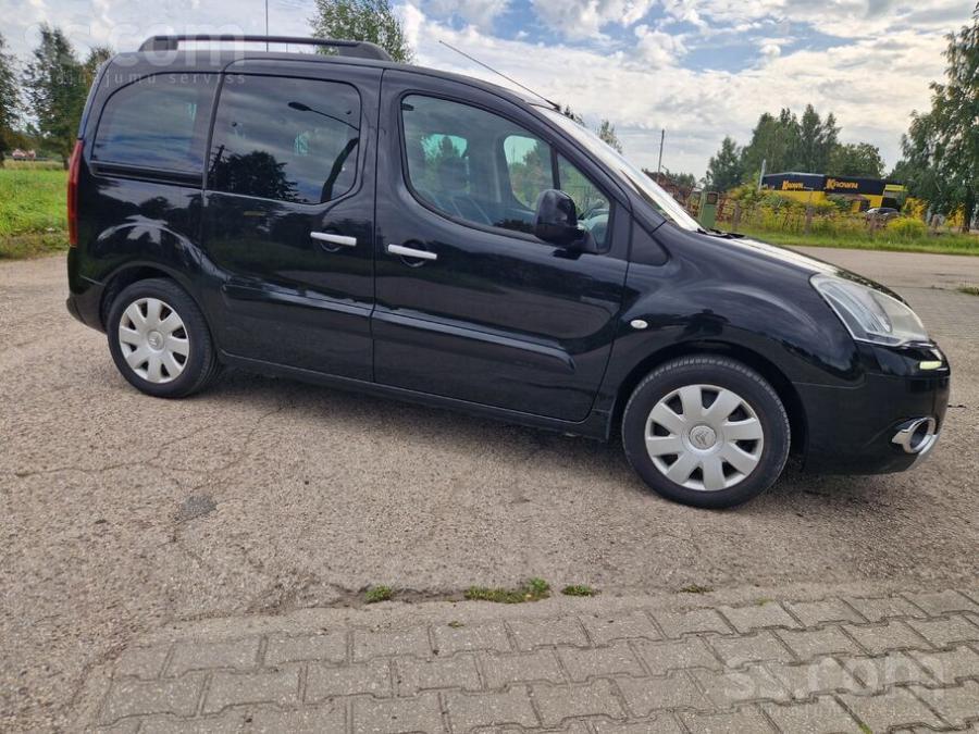 Black Citroen Berlingo 2014 in Ogre, with an engine capacity of 1.60 L and mileage of 234 thousand km for 5870 €, photo 8 on AUTOMOTO.COM.LV