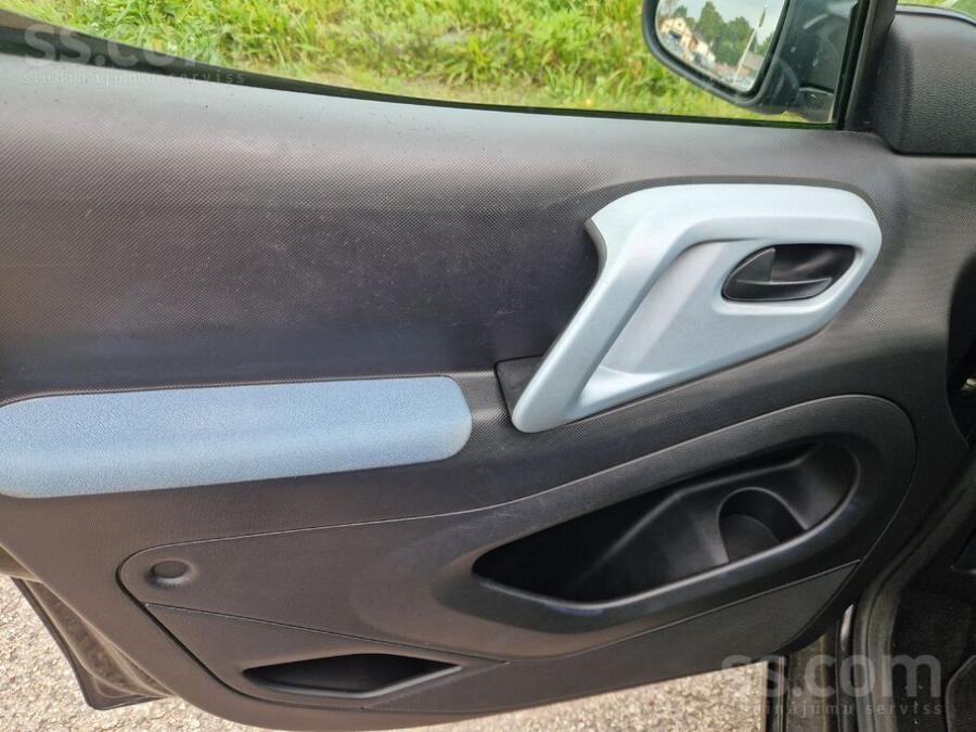 Black Citroen Berlingo 2014 in Ogre, with an engine capacity of 1.60 L and mileage of 234 thousand km for 5870 €, photo 14 on AUTOMOTO.COM.LV