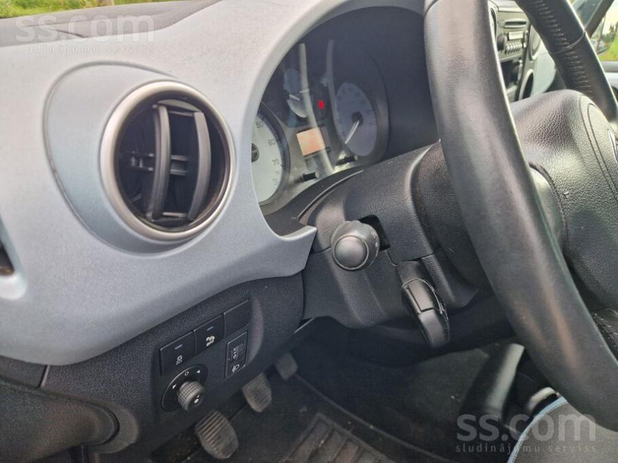 Black Citroen Berlingo 2014 in Ogre, with an engine capacity of 1.60 L and mileage of 234 thousand km for 5870 €, photo 16 on AUTOMOTO.COM.LV