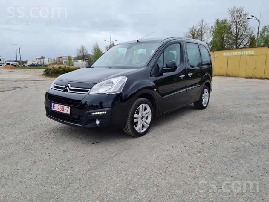Melns Citroen Berlingo 2015 Ogre, ar dzinēja tilpumu 1.60 L un nobraukumu 0 tūkst. km par 5550 €, foto 1 vietnē AUTOMOTO.COM.LV
