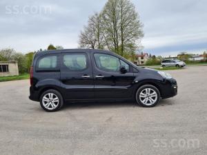 Melns Citroen Berlingo 2015 Ogre, ar dzinēja tilpumu 1.60 L un nobraukumu 0 tūkst. km par 5550 €, foto 5 vietnē AUTOMOTO.COM.LV