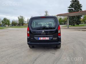 Melns Citroen Berlingo 2015 Ogre, ar dzinēja tilpumu 1.60 L un nobraukumu 0 tūkst. km par 5550 €, foto 7 vietnē AUTOMOTO.COM.LV