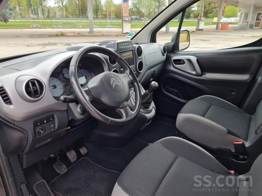 Melns Citroen Berlingo 2015 Ogre, ar dzinēja tilpumu 1.60 L un nobraukumu 0 tūkst. km par 5550 €, foto 11 vietnē AUTOMOTO.COM.LV