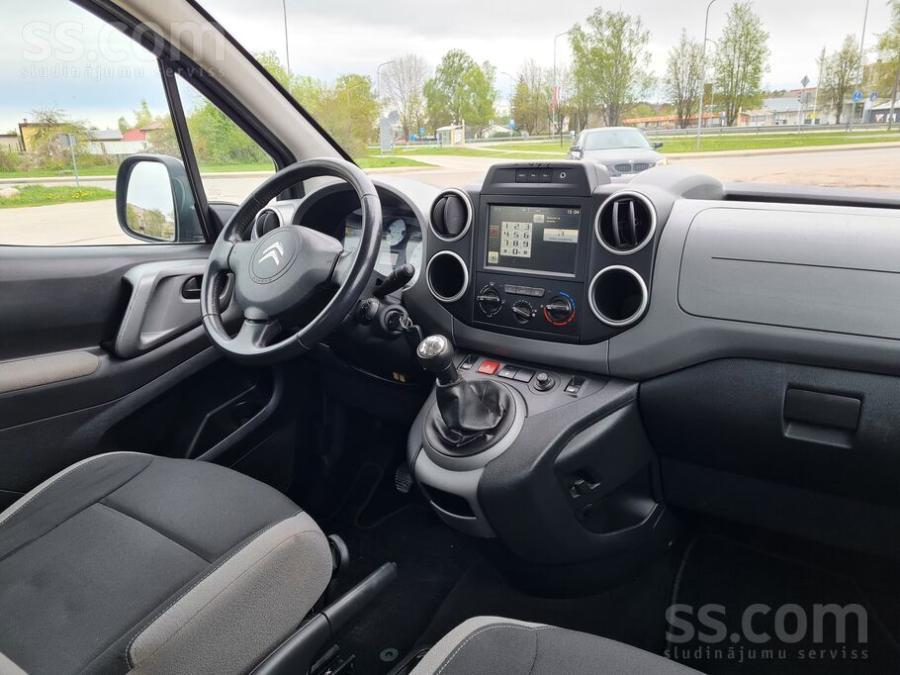 Melns Citroen Berlingo 2015 Ogre, ar dzinēja tilpumu 1.60 L un nobraukumu 0 tūkst. km par 5550 €, foto 20 vietnē AUTOMOTO.COM.LV