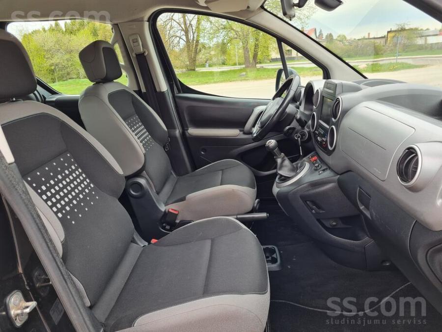 Melns Citroen Berlingo 2015 Ogre, ar dzinēja tilpumu 1.60 L un nobraukumu 0 tūkst. km par 5550 €, foto 22 vietnē AUTOMOTO.COM.LV