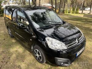 Melns Citroen Berlingo 2017 Rīga, ar dzinēja tilpumu 1.60 L un nobraukumu 184 tūkst. km par 6780 €, foto  vietnē AUTOMOTO.COM.LV