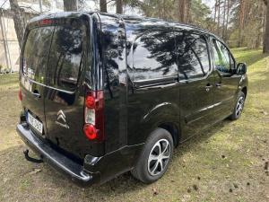 Melns Citroen Berlingo 2017 Rīga, ar dzinēja tilpumu 1.60 L un nobraukumu 184 tūkst. km par 6780 €, foto 3 vietnē AUTOMOTO.COM.LV