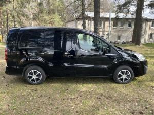 Melns Citroen Berlingo 2017 Rīga, ar dzinēja tilpumu 1.60 L un nobraukumu 184 tūkst. km par 6780 €, foto 7 vietnē AUTOMOTO.COM.LV