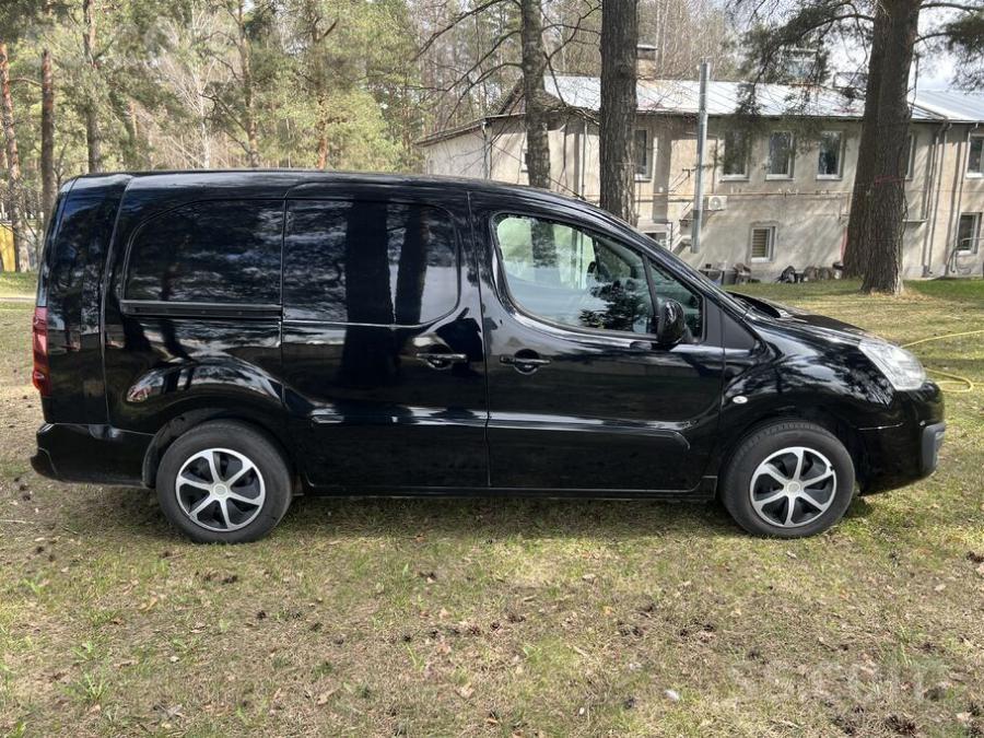 Melns Citroen Berlingo 2017 Rīga, ar dzinēja tilpumu 1.60 L un nobraukumu 184 tūkst. km par 6780 €, foto 7 vietnē AUTOMOTO.COM.LV
