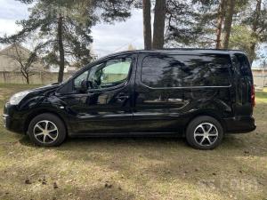 Melns Citroen Berlingo 2017 Rīga, ar dzinēja tilpumu 1.60 L un nobraukumu 184 tūkst. km par 6780 €, foto 9 vietnē AUTOMOTO.COM.LV