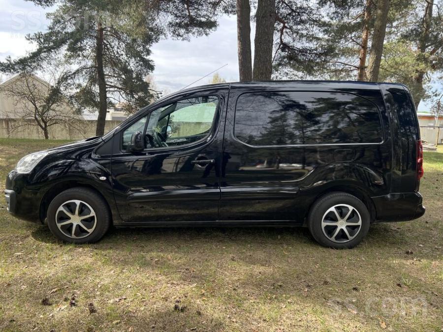 Melns Citroen Berlingo 2017 Rīga, ar dzinēja tilpumu 1.60 L un nobraukumu 184 tūkst. km par 6780 €, foto 9 vietnē AUTOMOTO.COM.LV