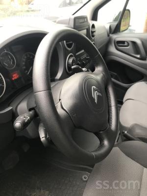 Melns Citroen Berlingo 2017 Rīga, ar dzinēja tilpumu 1.60 L un nobraukumu 184 tūkst. km par 6780 €, foto 14 vietnē AUTOMOTO.COM.LV