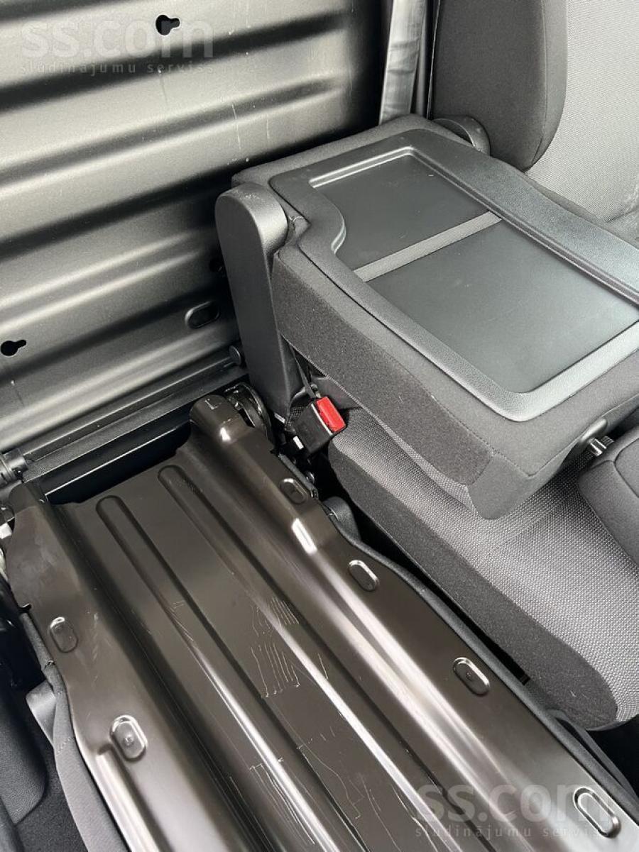 Melns Citroen Berlingo 2017 Rīga, ar dzinēja tilpumu 1.60 L un nobraukumu 184 tūkst. km par 6780 €, foto 30 vietnē AUTOMOTO.COM.LV