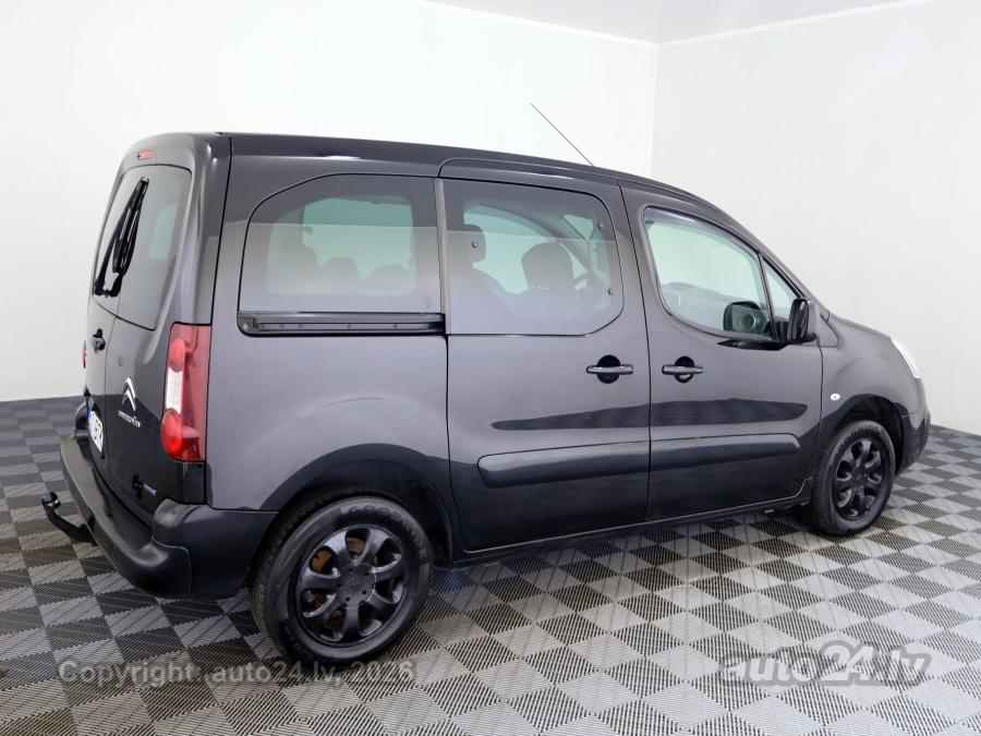 Melns Citroen Berlingo 2017 Tallina, ar dzinēja tilpumu 1.60 L un nobraukumu 239 tūkst. km par 3499 €, foto 4 vietnē AUTOMOTO.COM.LV