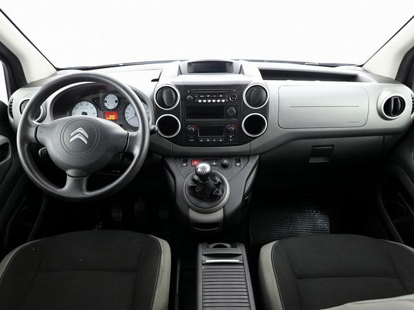 Black Citroen Berlingo 2017 in Tallinn, with an engine capacity of 1.60 L and mileage of 239 thousand km for 3499 €, photo 5 on AUTOMOTO.COM.LV