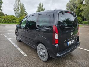Black Citroen Berlingo 2018 in Jekabpils, with an engine capacity of 1.60 L and mileage of 120 thousand km for 10000 €, photo 4 on AUTOMOTO.COM.LV