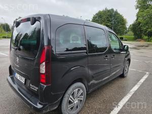 Black Citroen Berlingo 2018 in Jekabpils, with an engine capacity of 1.60 L and mileage of 120 thousand km for 10000 €, photo 5 on AUTOMOTO.COM.LV