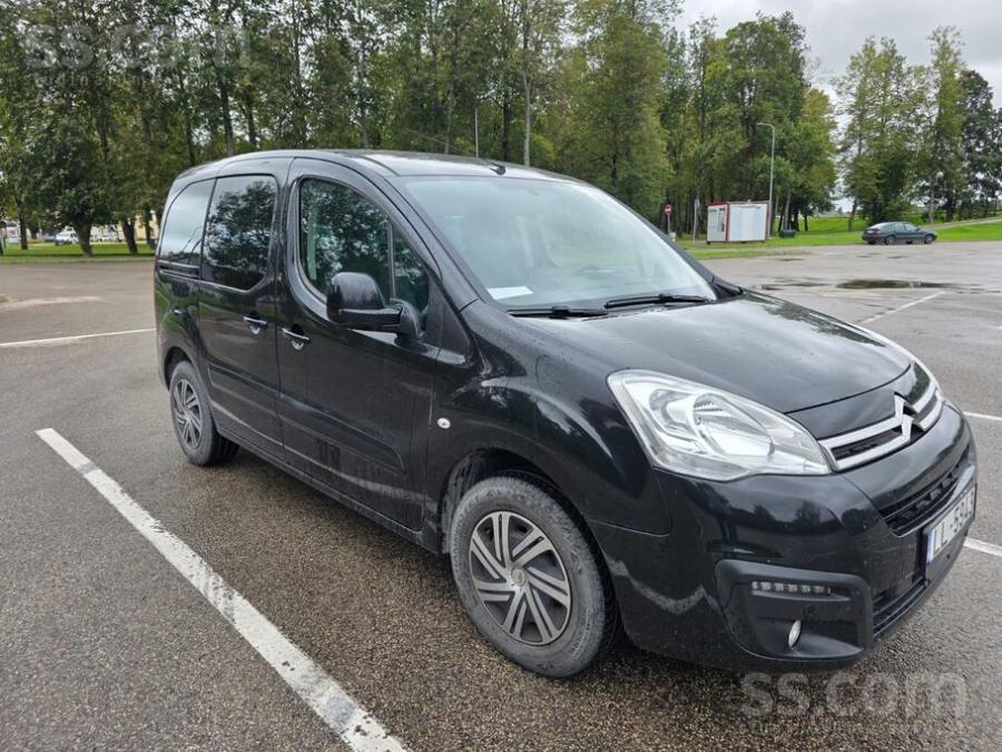 Black Citroen Berlingo 2018 in Jekabpils, with an engine capacity of 1.60 L and mileage of 120 thousand km for 10000 €, photo 6 on AUTOMOTO.COM.LV