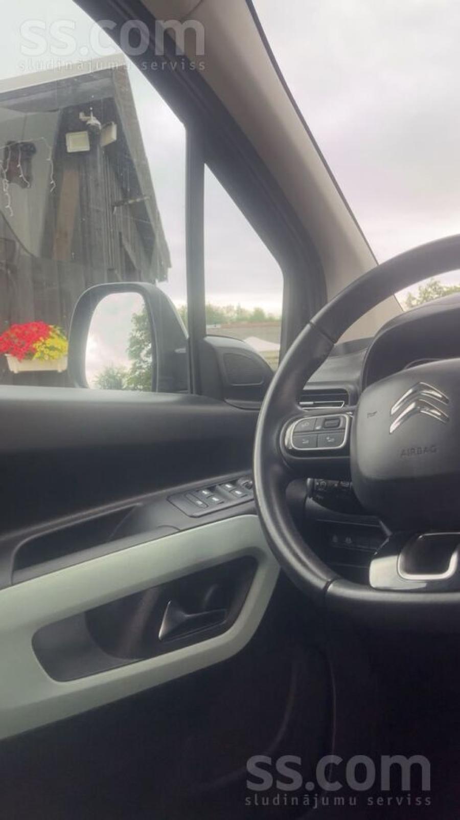 Black Citroen Berlingo 2021 in Valmiera, with an engine capacity of 1.20 L and mileage of 71 thousand km for 11900 €, photo 7 on AUTOMOTO.COM.LV