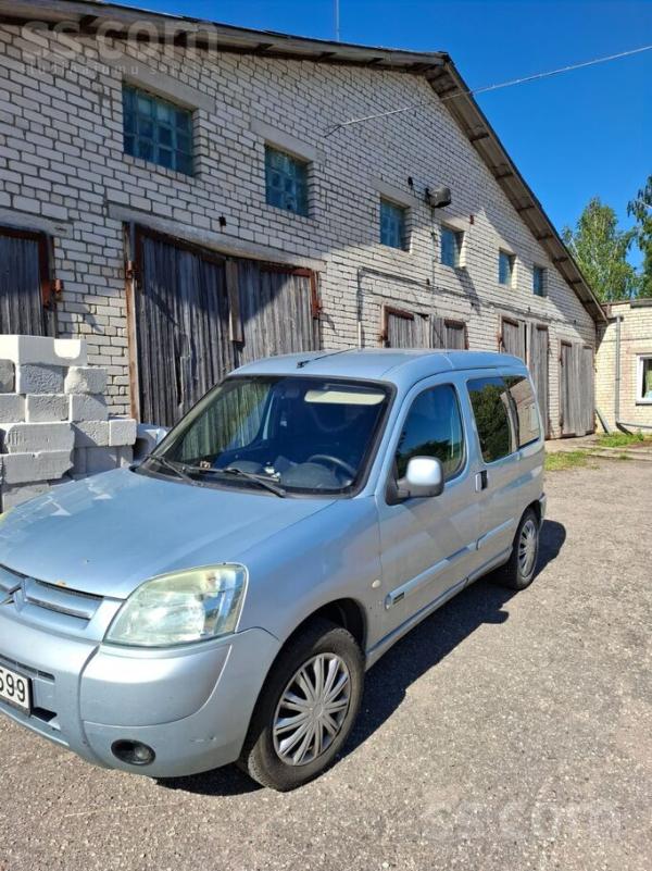 Синий Ситроен Берлинго 2005 в Валмиера, объемом двигателя 2.00 л и пробегом 400 тыс. км за 1500 €, фото 4 на AUTOMOTO.COM.LV