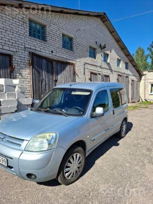 Zils Citroen Berlingo 2005 Valmiera, ar dzinēja tilpumu 2.00 L un nobraukumu 400 tūkst. km par 1500 €, foto 5 vietnē AUTOMOTO.COM.LV