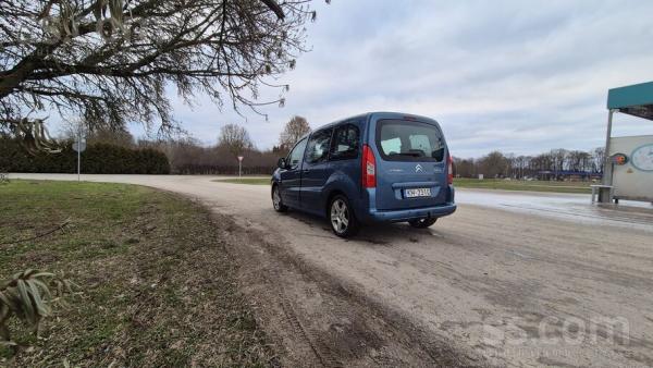 Zils Citroen Berlingo 2010 Jelgava, ar dzinēja tilpumu 1.60 L un nobraukumu 354 tūkst. km par 1600 €, foto 3 vietnē AUTOMOTO.COM.LV