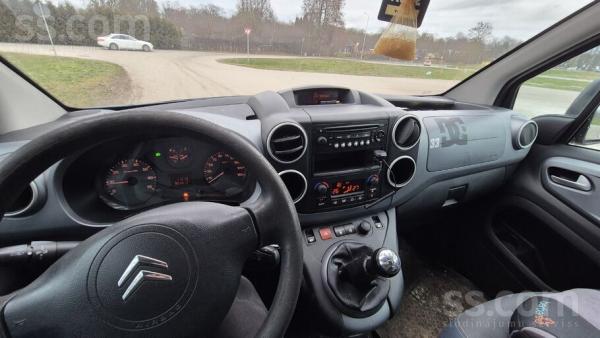 Zils Citroen Berlingo 2010 Jelgava, ar dzinēja tilpumu 1.60 L un nobraukumu 354 tūkst. km par 1600 €, foto 5 vietnē AUTOMOTO.COM.LV