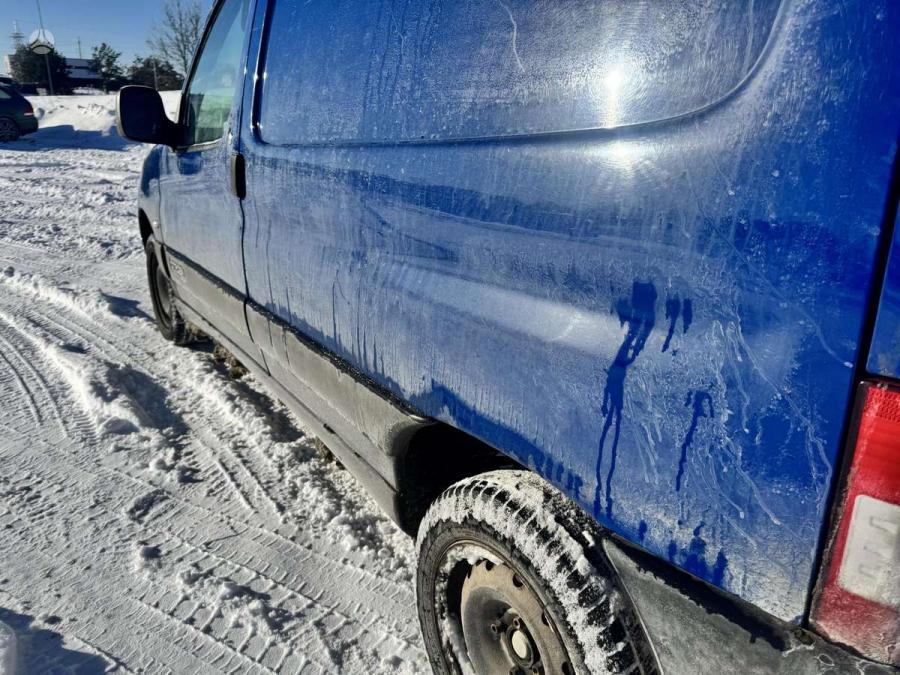Blue Citroen Berlingo 2007 in Vilnius, with an engine capacity of 2.00 L and mileage of 128 thousand km for 1250 €, photo 6 on AUTOMOTO.COM.LV