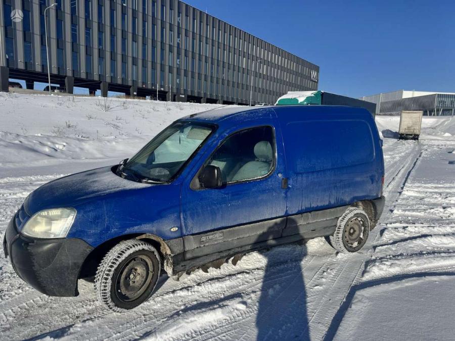Blue Citroen Berlingo 2007 in Vilnius, with an engine capacity of 2.00 L and mileage of 128 thousand km for 1250 €, photo 16 on AUTOMOTO.COM.LV