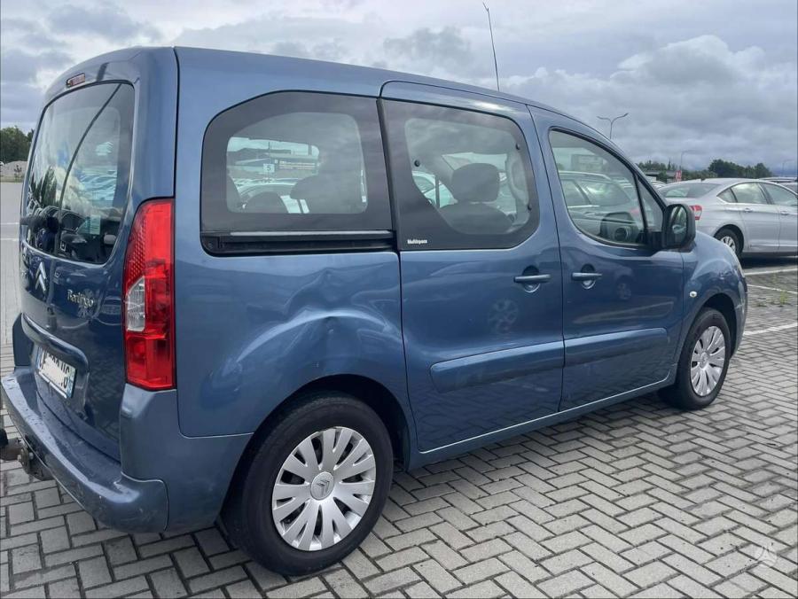 Blue Citroen Berlingo 2011 in Taurage, with an engine capacity of 1.60 L and mileage of 271 thousand km for 3200 €, photo 4 on AUTOMOTO.COM.LV