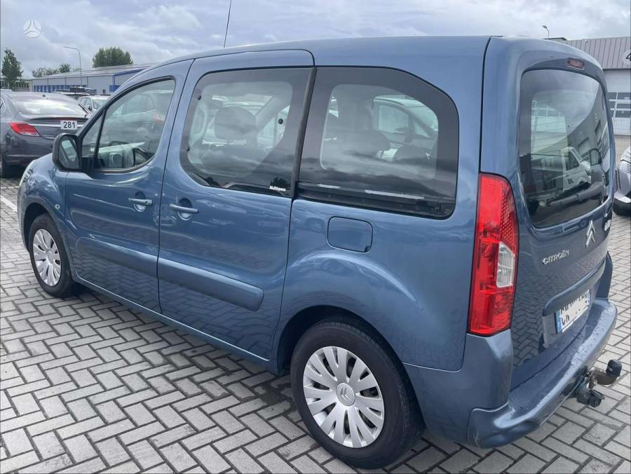 Blue Citroen Berlingo 2011 in Taurage, with an engine capacity of 1.60 L and mileage of 271 thousand km for 3200 €, photo 5 on AUTOMOTO.COM.LV