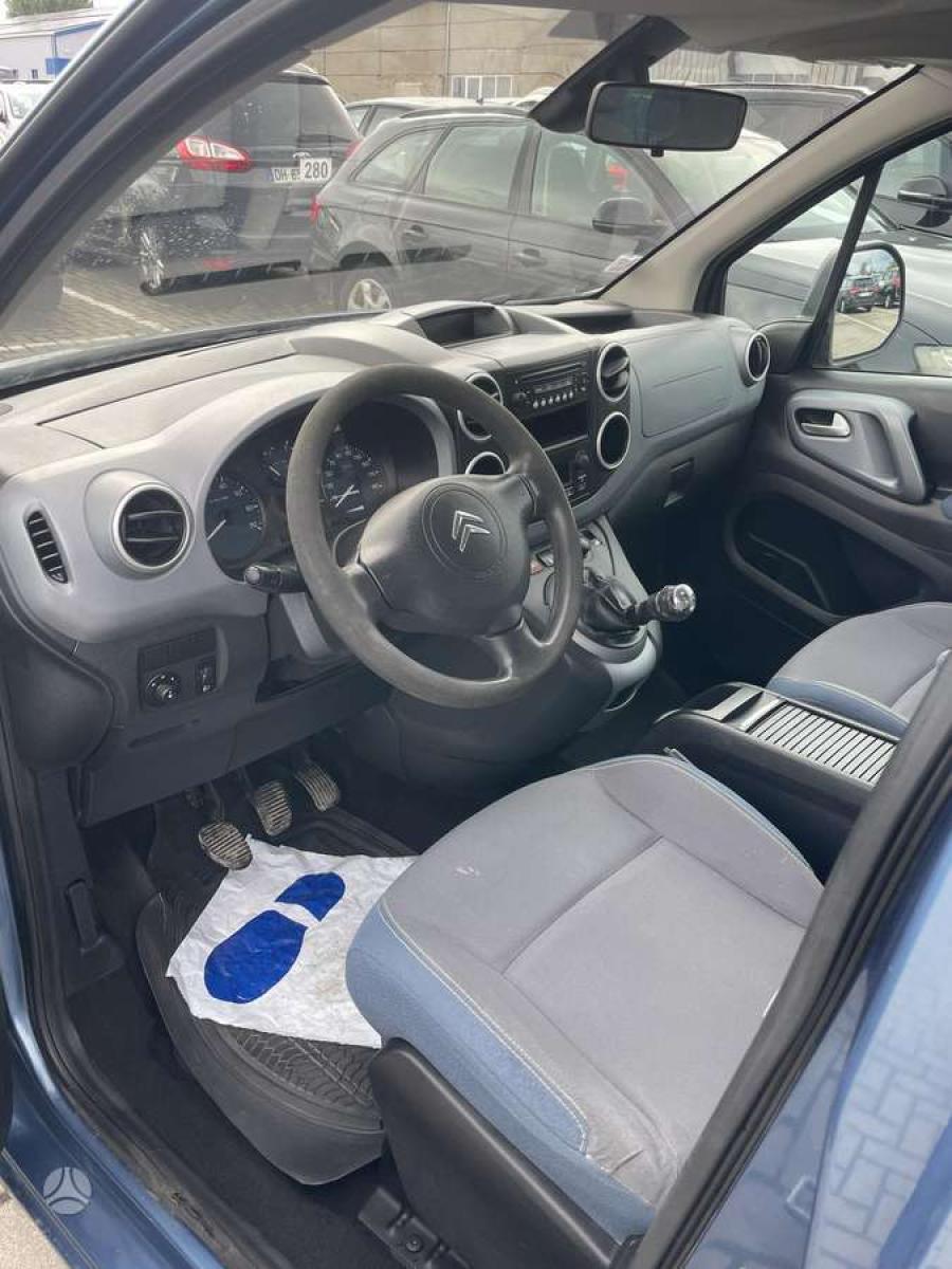 Blue Citroen Berlingo 2011 in Taurage, with an engine capacity of 1.60 L and mileage of 271 thousand km for 3200 €, photo 7 on AUTOMOTO.COM.LV