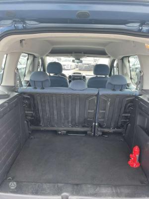Blue Citroen Berlingo 2011 in Taurage, with an engine capacity of 1.60 L and mileage of 271 thousand km for 3200 €, photo 9 on AUTOMOTO.COM.LV