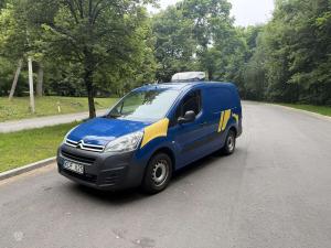 Zils Citroen Berlingo 2017 Viļņa, ar dzinēja tilpumu 1.60 L un nobraukumu 56 tūkst. km par 6500 €, foto 4 vietnē AUTOMOTO.COM.LV